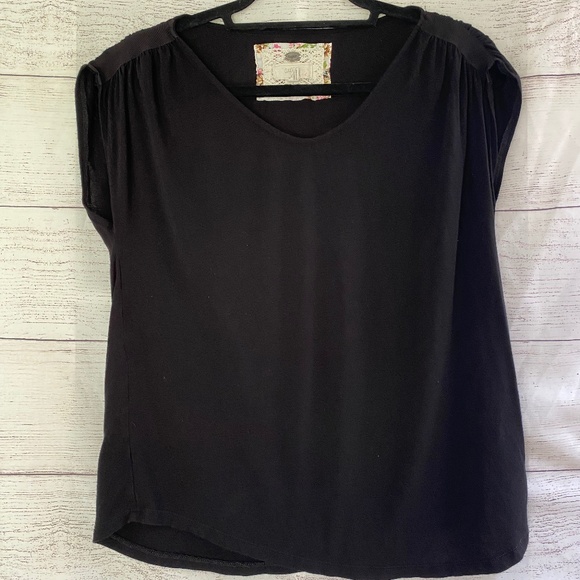 Cupio | Tops | Cupio Short Sleeve Blouse | Poshmark